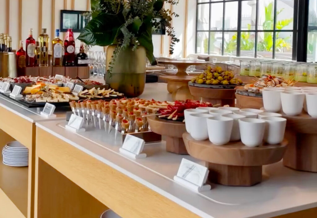 Digital Labeling for Hotel Buffets: Why Custom Design Matters